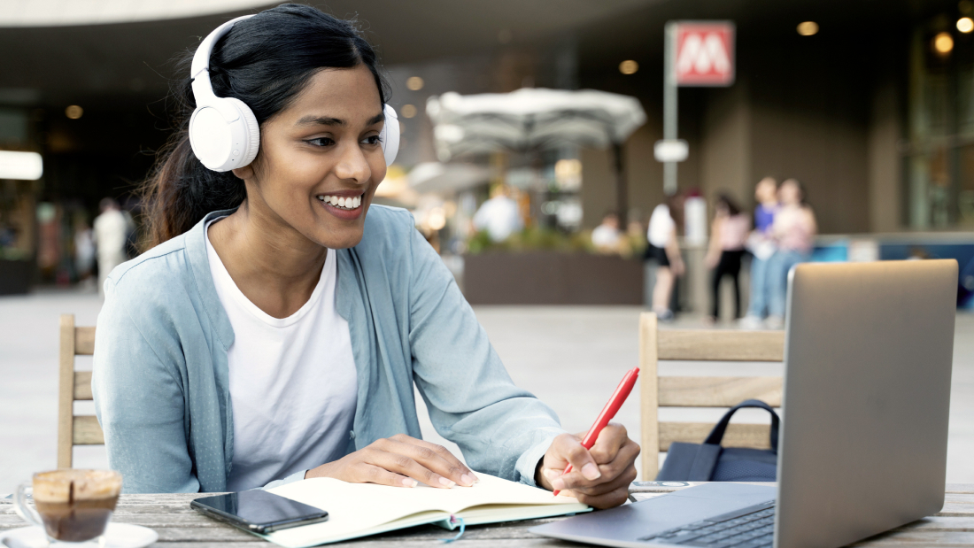 WhatsApp courses and live training with Meta Blueprint : Learn new ...